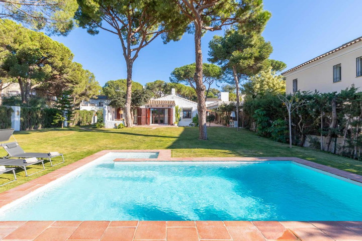 Villa Alconada Marbella Beach House - Marbella