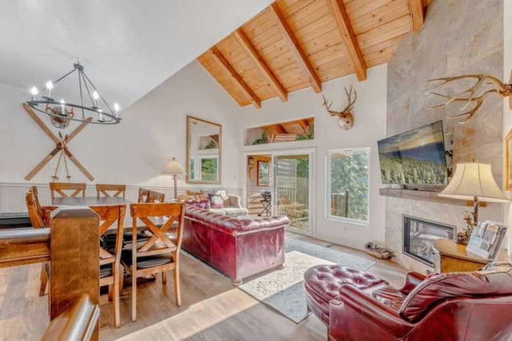 Carnelian Bay 3br + Loft, Near Beach & Trails - Carnelian Bay, CA