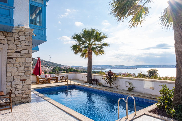 Manoir En Pierre D'origine, Directement En Bord De Mer - Çeşme