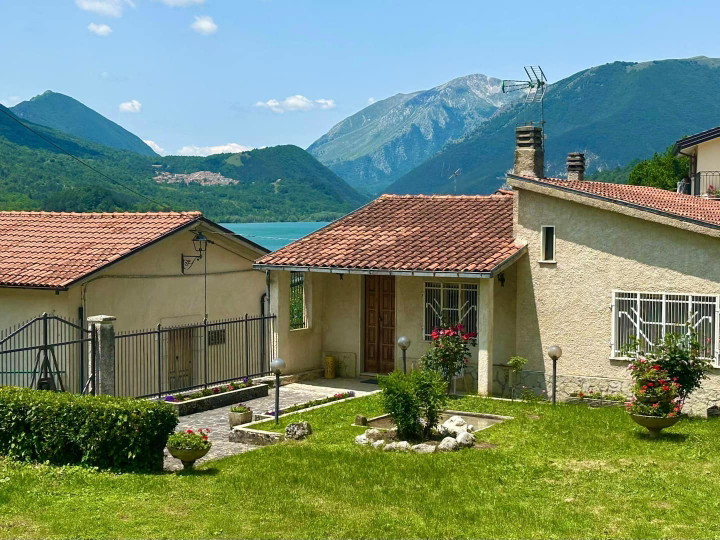 Domus Angela: Casa Vacanze Immersa Nel Verde. - Barrea