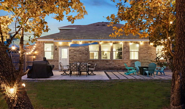 2-story Home W/ Hot Tub Near Tubing, Outlets & Nb - San Marcos, TX