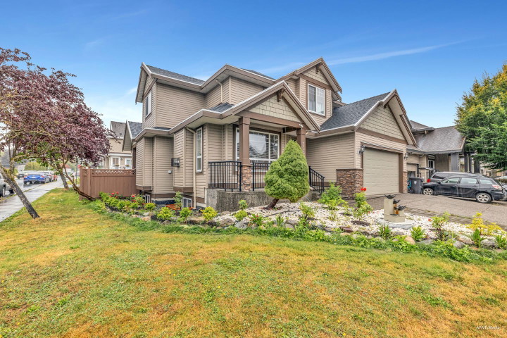 Happy House - Langley