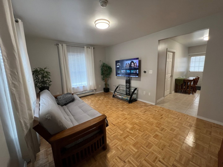 Cozy First-floor Retreat With Modern Comforts - Springfield, MA