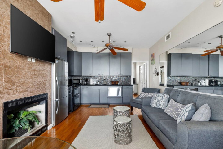 Front Beach Condo! 1 Block To Center Street-1b - Folly Beach