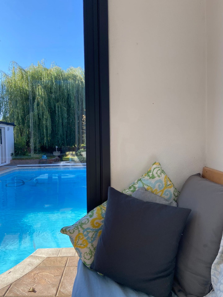 Four Bed House In Aldershot - Alton, UK