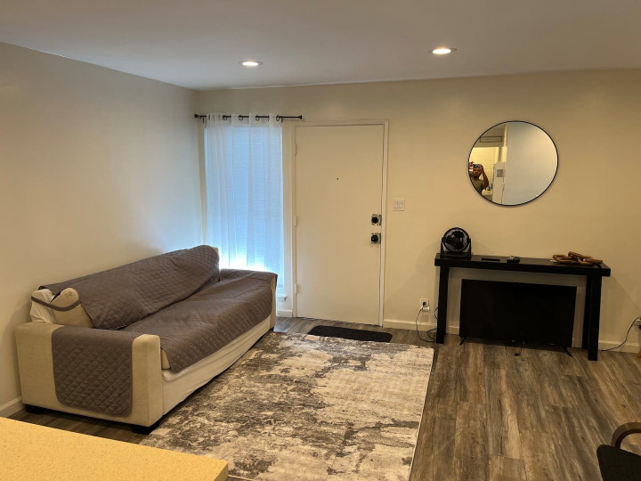 Cozy Entire Apartment In Downtown Oakland - Oakland, CA