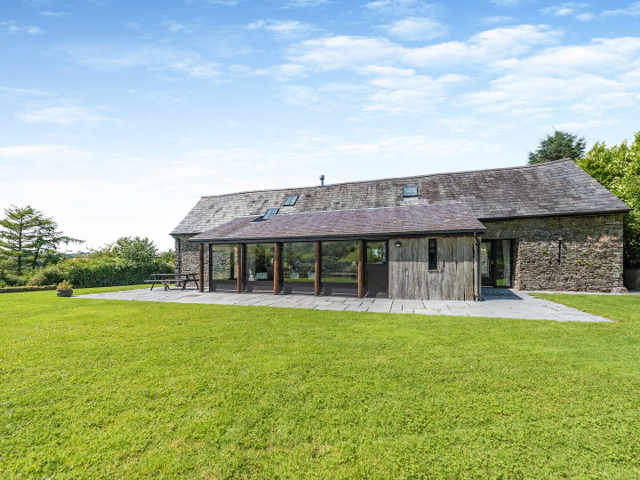 Rhandir Long House - Llandeilo