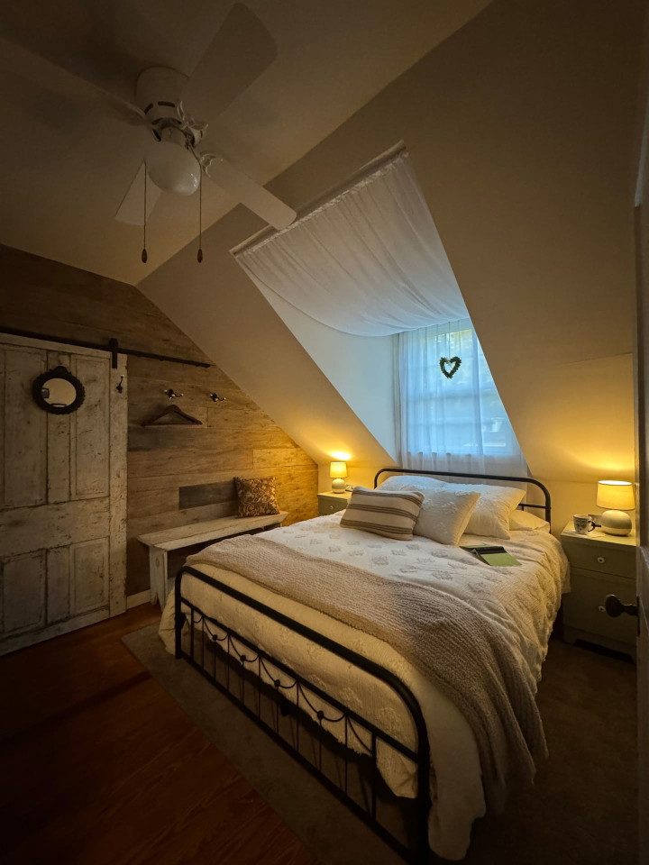 Designer Loft Steps From River, Dining & Brewery - Stockton, NJ