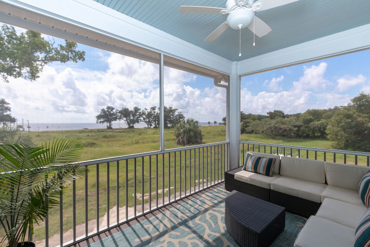 Coastal Comfort Meets Ocean Views! Pets Welcome. - Biloxi, MS