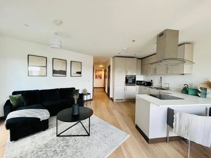 City Centre 2b Flat | Balcony Seating | Maidstone - Maidstone