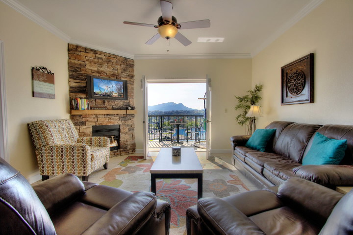 Lisa's Mountain Blessing W/ Hot Tub, Pools, Balcony, Arcade & Hammock Ada Acc - Tennessee