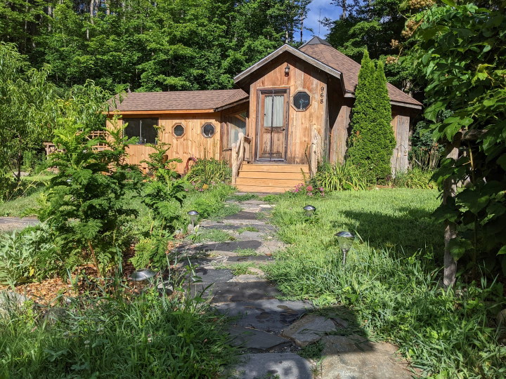 Mahalo Temple Retreat - Brattleboro, VT