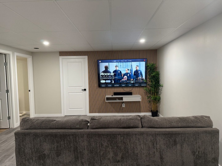 Modern 2-bedroom Private Basement Suite& Full Bath - Steinbach