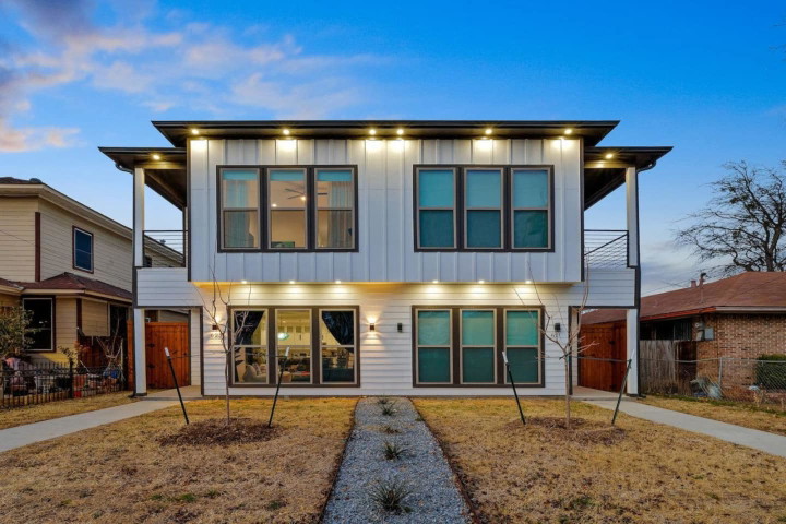 Modern Bishop Arts Home / Large Groups / Garage - Dallas, TX