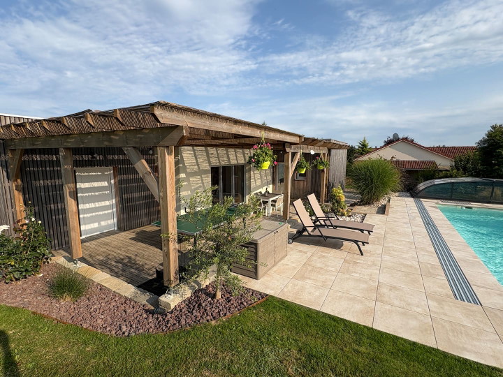 Maison Avec Pergolas Et Terrasse - Épinal