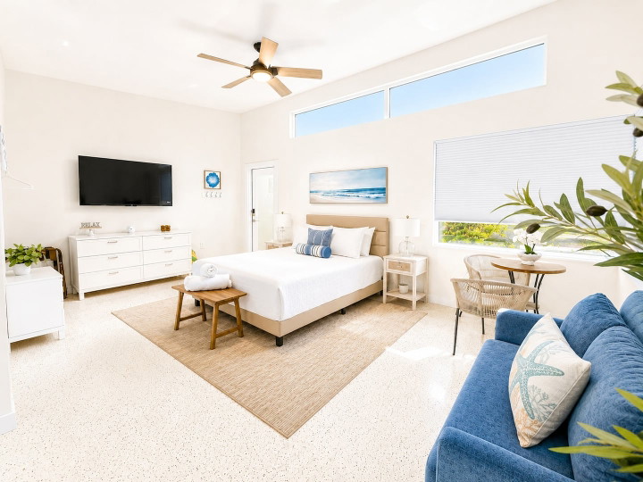 Coastal Studio, Walk To St Armand's Or Lido Beach - Sarasota, FL