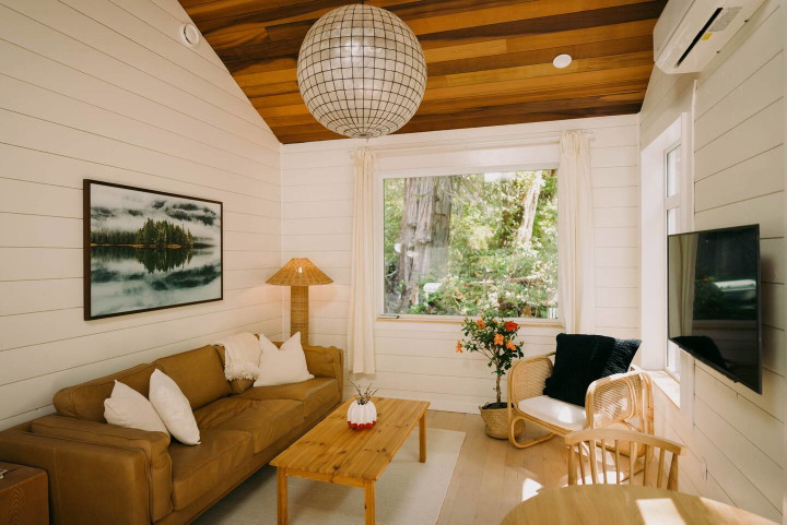 New Coastal Retreat In The Rainforest By The Beach - Vancouver Island