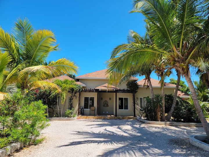 Tropical Carabas Villa - Turks and Caicos Islands