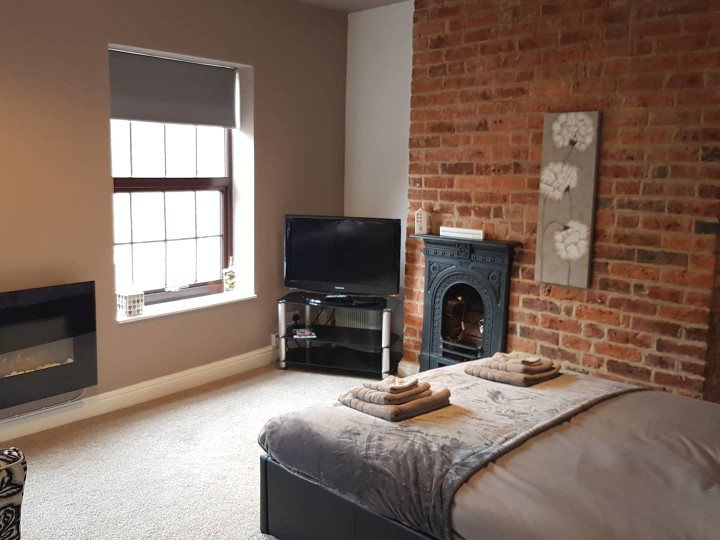 Cosy 1 Bed Flat In Leek - Leek