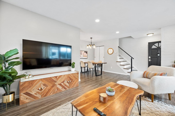 Chic Home Near Cleveland Airport - Berea, OH
