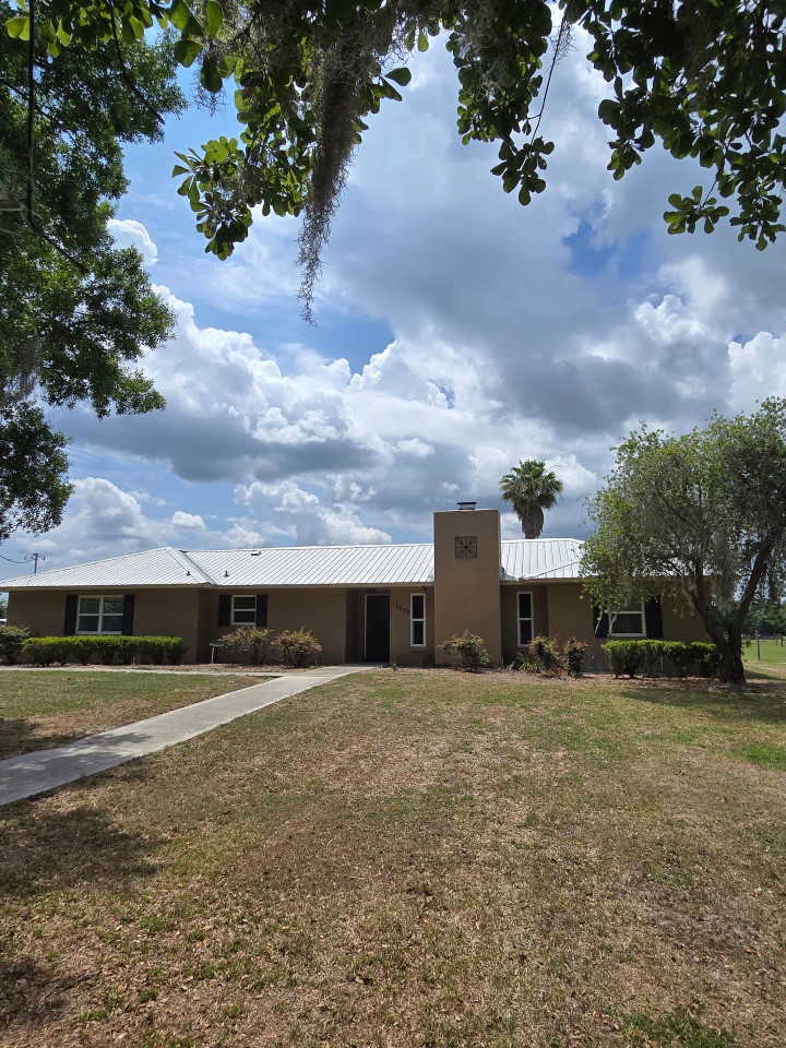 Spacious Family Home, Near Disney & Tampa. - Plant City, FL