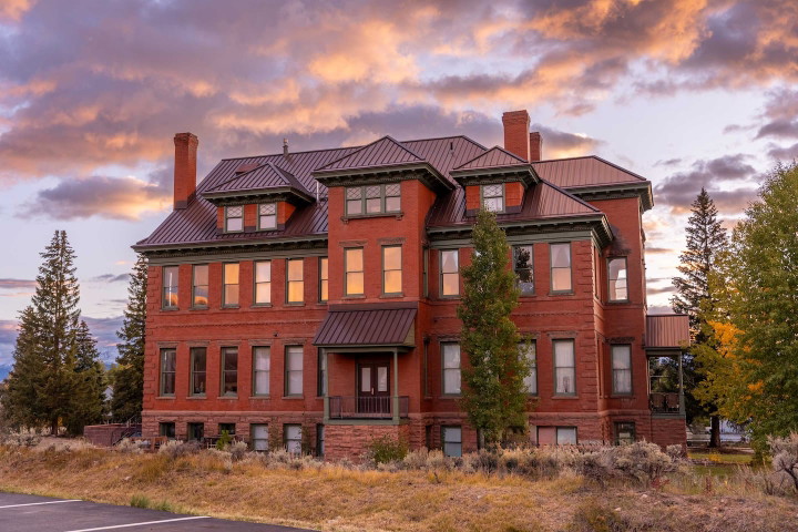 Sauna | 14ft Loft | Mtn Views | Walk Downtown - Leadville, CO