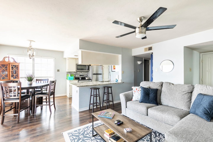 1 Bed Condo Near I-30 And Lake Ray Hubbard - Garland, TX