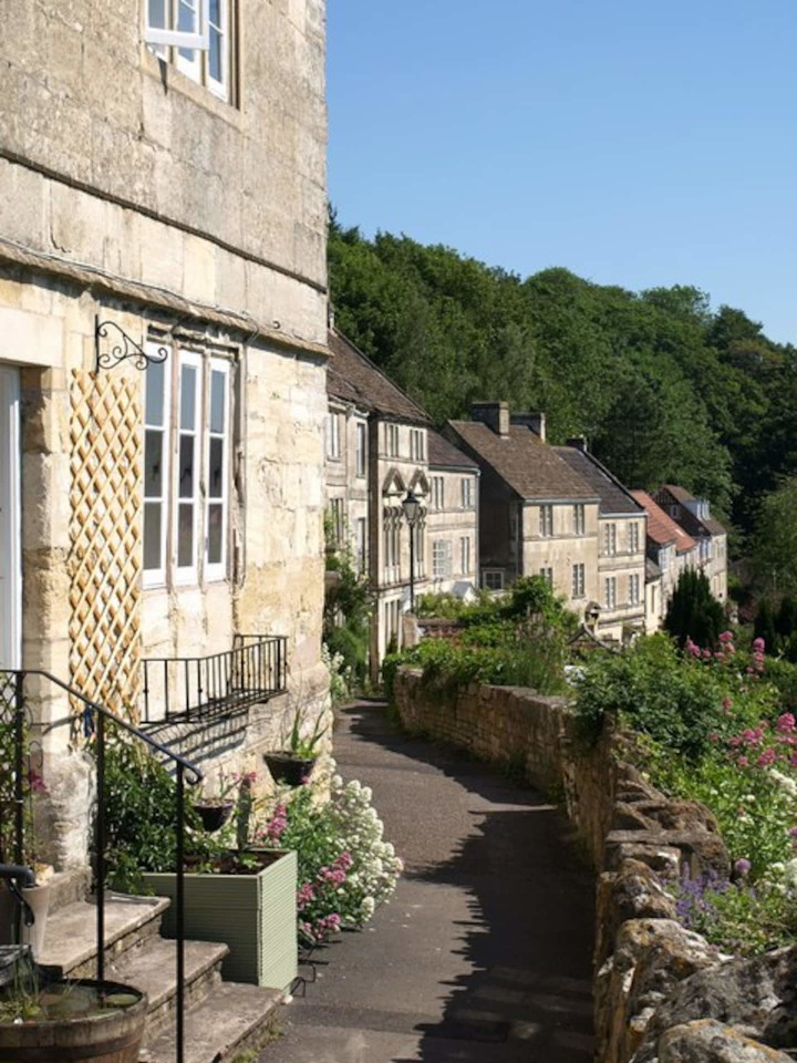 Boutique, Weavers Cottage. Views - Bradford-on-Avon
