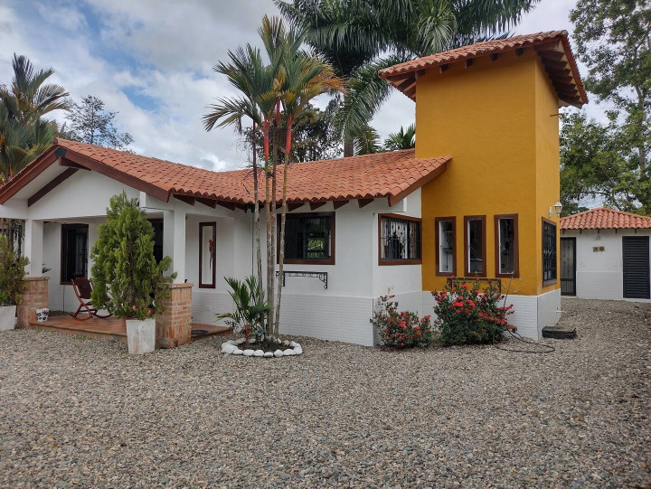 Hermosa Casa Campestre En Apiay - Villavicencio