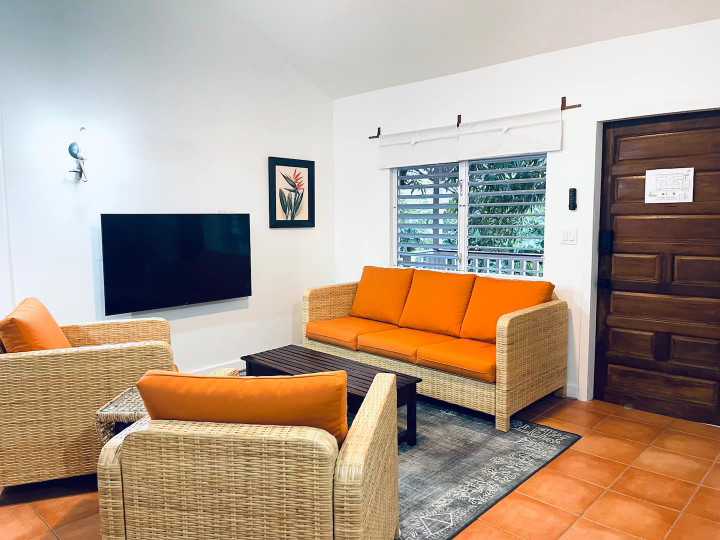 #4-5 Alux House: 2 Bed, 3 Bath, 2 Units For Groups - Belize