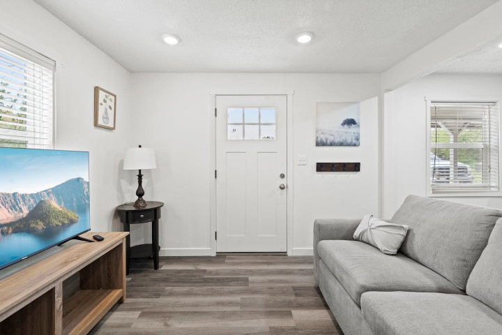 Peach Street Super Suite - Medford, OR