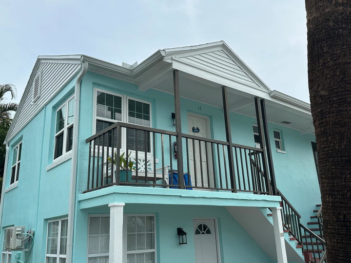 2nd Story, High-n-dry, New Wifi. The Manatee. - Treasure Island, FL