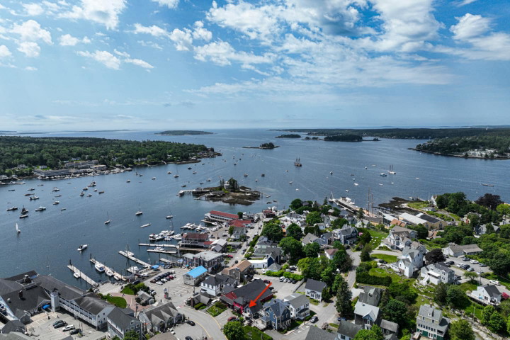 Ocean Harbor View | Walk Downtown | Dogs Welcome - Boothbay, ME