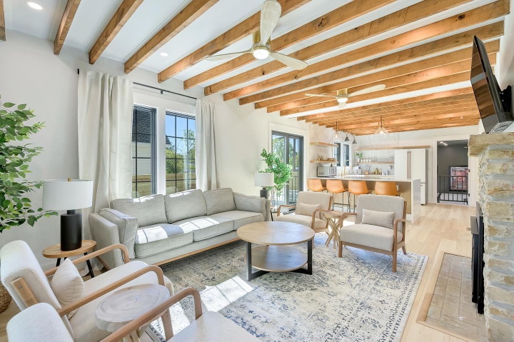 Large Home In Heart Of Nashville - Nashville, IN