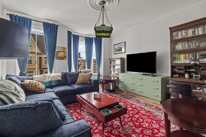 Elegant Victoria 2br 1.5ba & Private Yard - Newfoundland and Labrador
