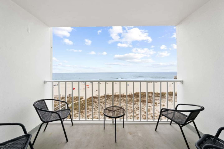 Gulf Front Coastal Condo | Pool | Sleeps 6 - Florida