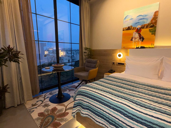 Luxury Private Studio | Hot Tub | Balcony | Wi-fi - Manesar