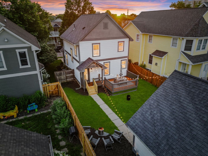 Chic Indy Home | Mins To Downtown L Yard & Firepit - Indianapolis, IN