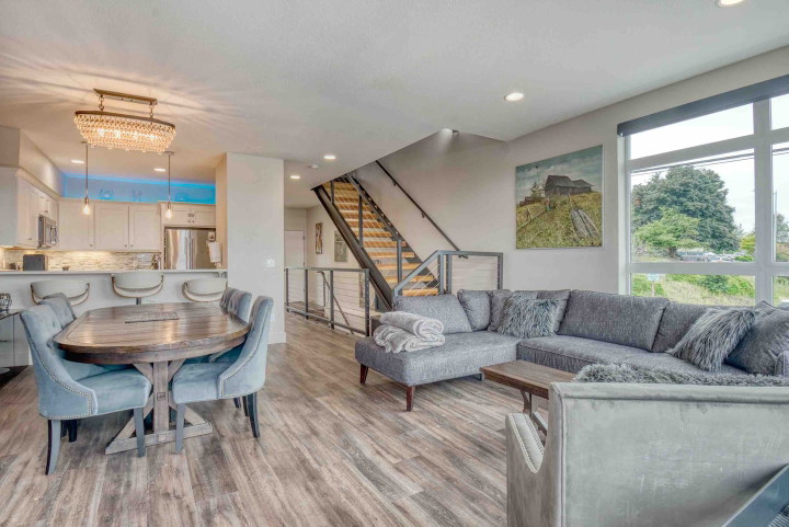 Skyloft Condo-summertime Super Specials! Book Now! - Troutdale, OR