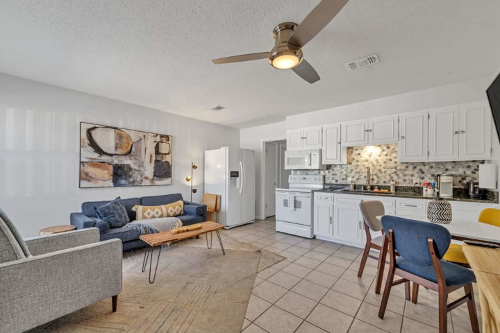 Okaloosa Island Condo Just 1 Min Walk 2 White Sand - Fort Walton Beach, FL