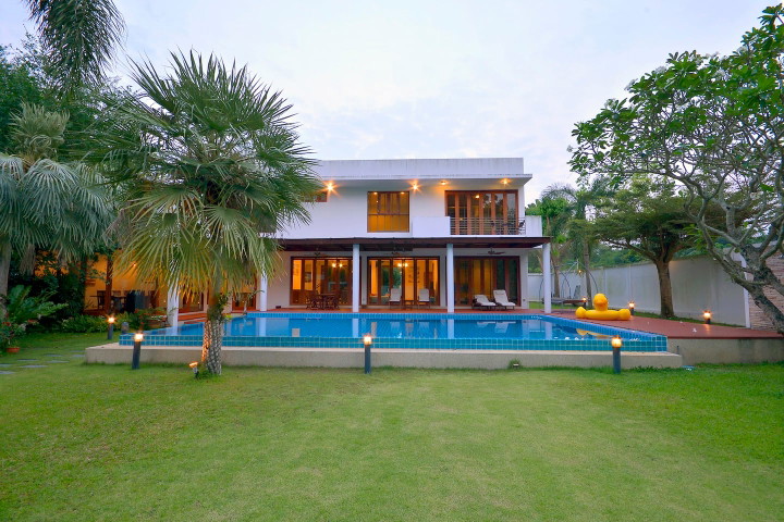 4bdrm Luxury Villa 100m To Secluded Beach - Rayong