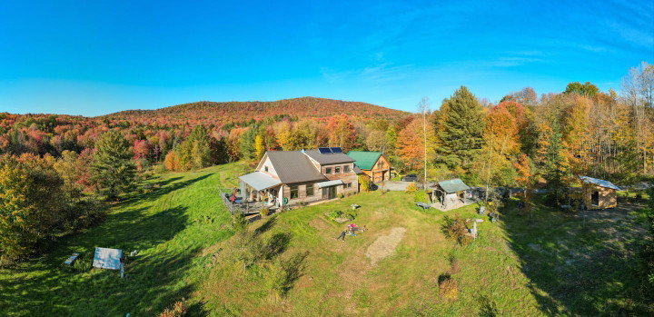 Treetop Retreat - Montpelier, VT