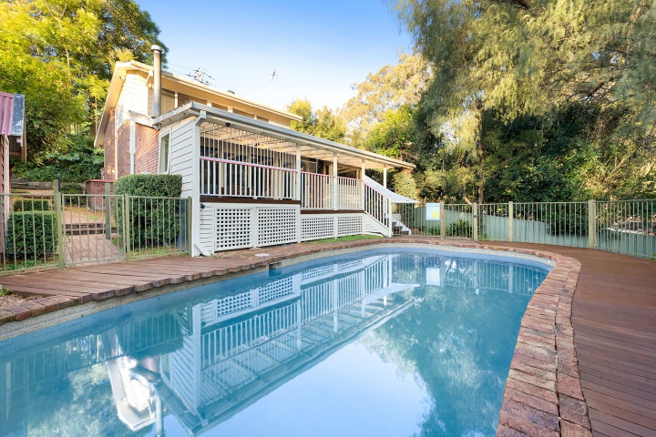 Charming Family Home | Pool & Entertainer's Deck - Castle Hill