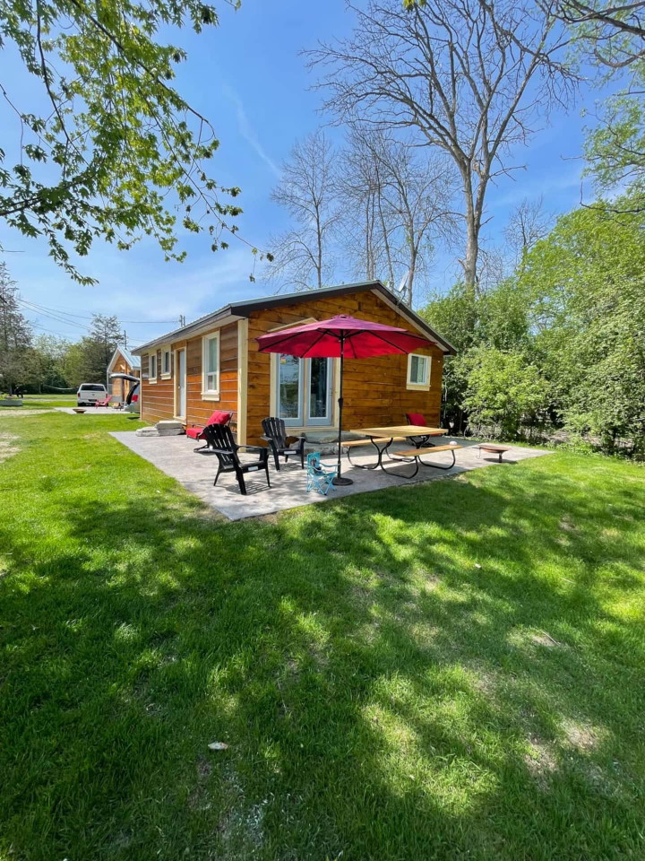 Hickory Waterfront Cottage #1 - Campbellford