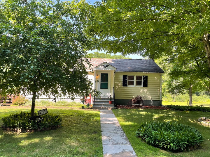 Bright, Spacious, Comfy Home In New Paltz. - New Paltz, NY