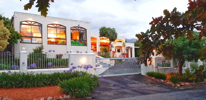 In The Winelands - Views Overlooking Stellenbosch - Stellenbosch