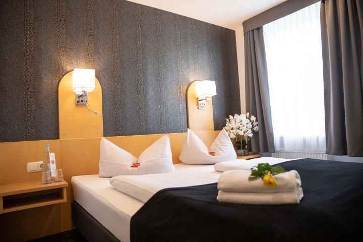 Charmantes Hotel Regina Im Herzen Würzburgs City - Würzburg