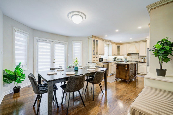 Entire Stylish Classic(upper)house In Rh - Vaughan