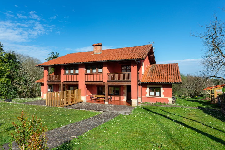 Primorías Llanes 1, House With Garden, Sleeps 10 - Llanes