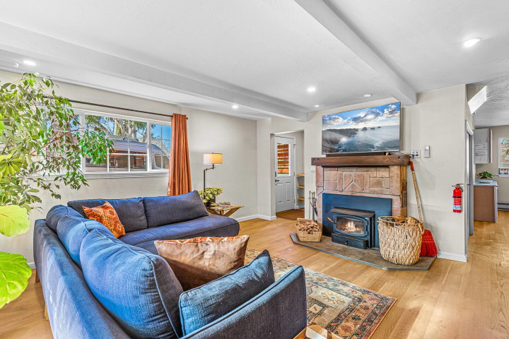 Ashland Urban Cabin - Ashland, OR